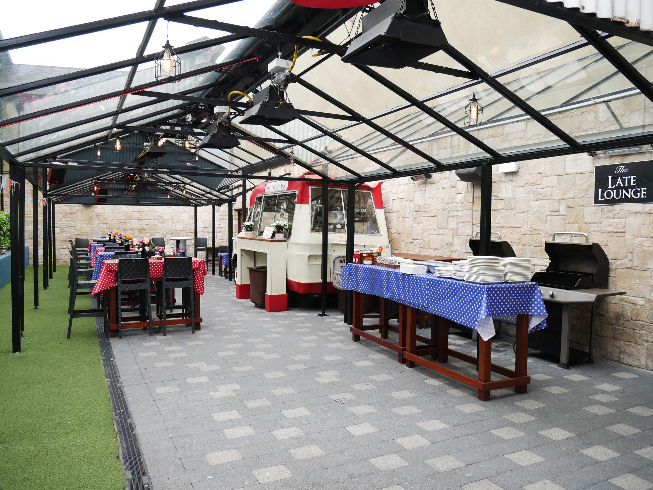 The Castle Late Night Venue | Night Clubs In Westport Mayo